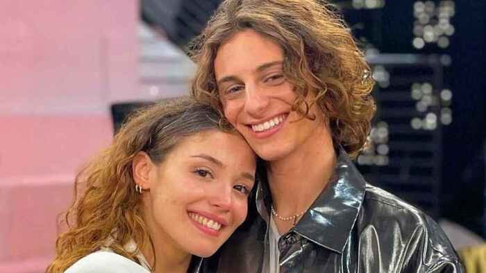 Amici 21, Serena Carella via dall’Italia: il gesto del fidanzato Albe